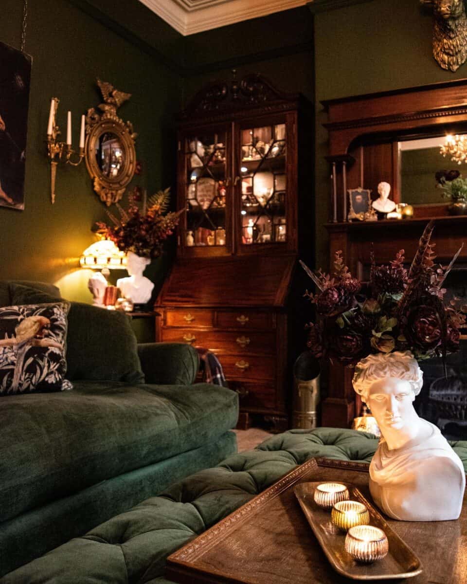 Dark Academia Decor: How to Easily Capture the Intellectual Aesthetic ...