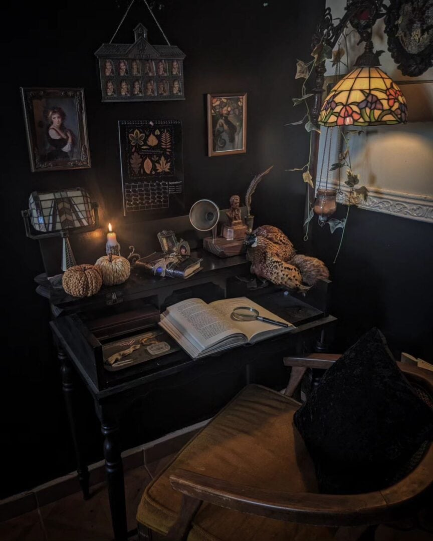 Dark Academia Decor: How to Easily Capture the Intellectual Aesthetic ...