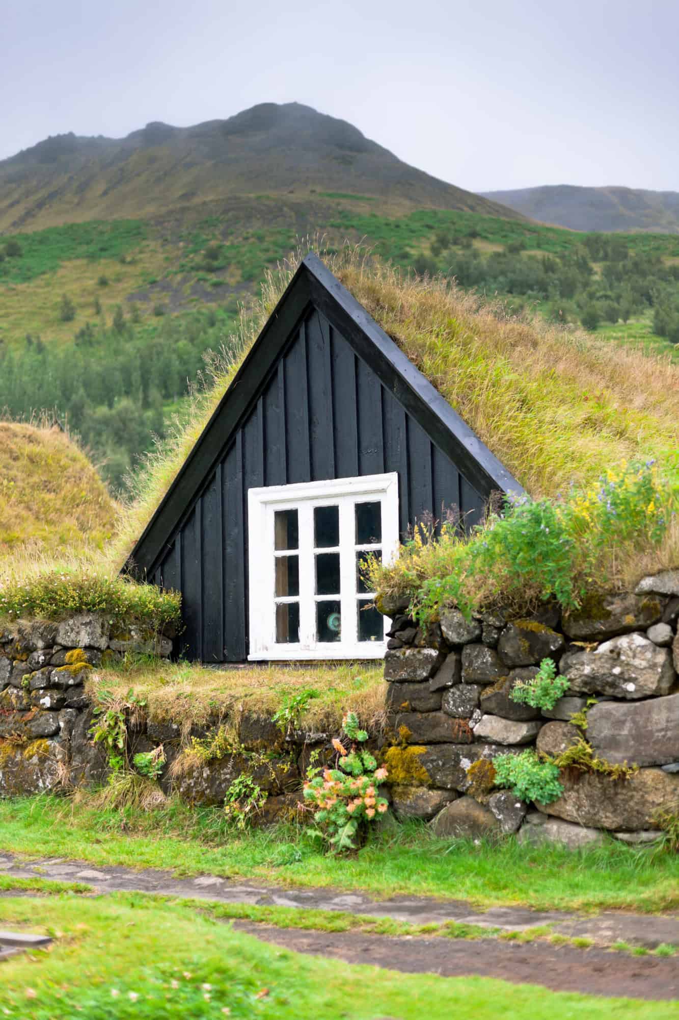 23 Small Cabin Designs To Get Inspired: Find The Best One For Yourself ...