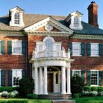 Timeless Elegance: 23 Stunning Brick House Designs – DecoFond