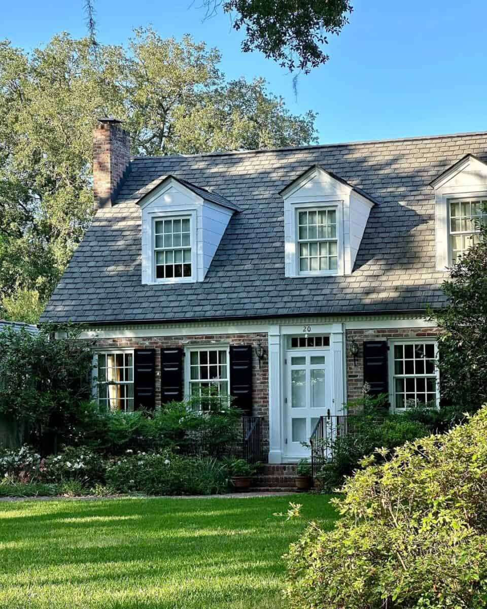 20 Captivating Cape Cod House Exterior Ideas – DecoFond