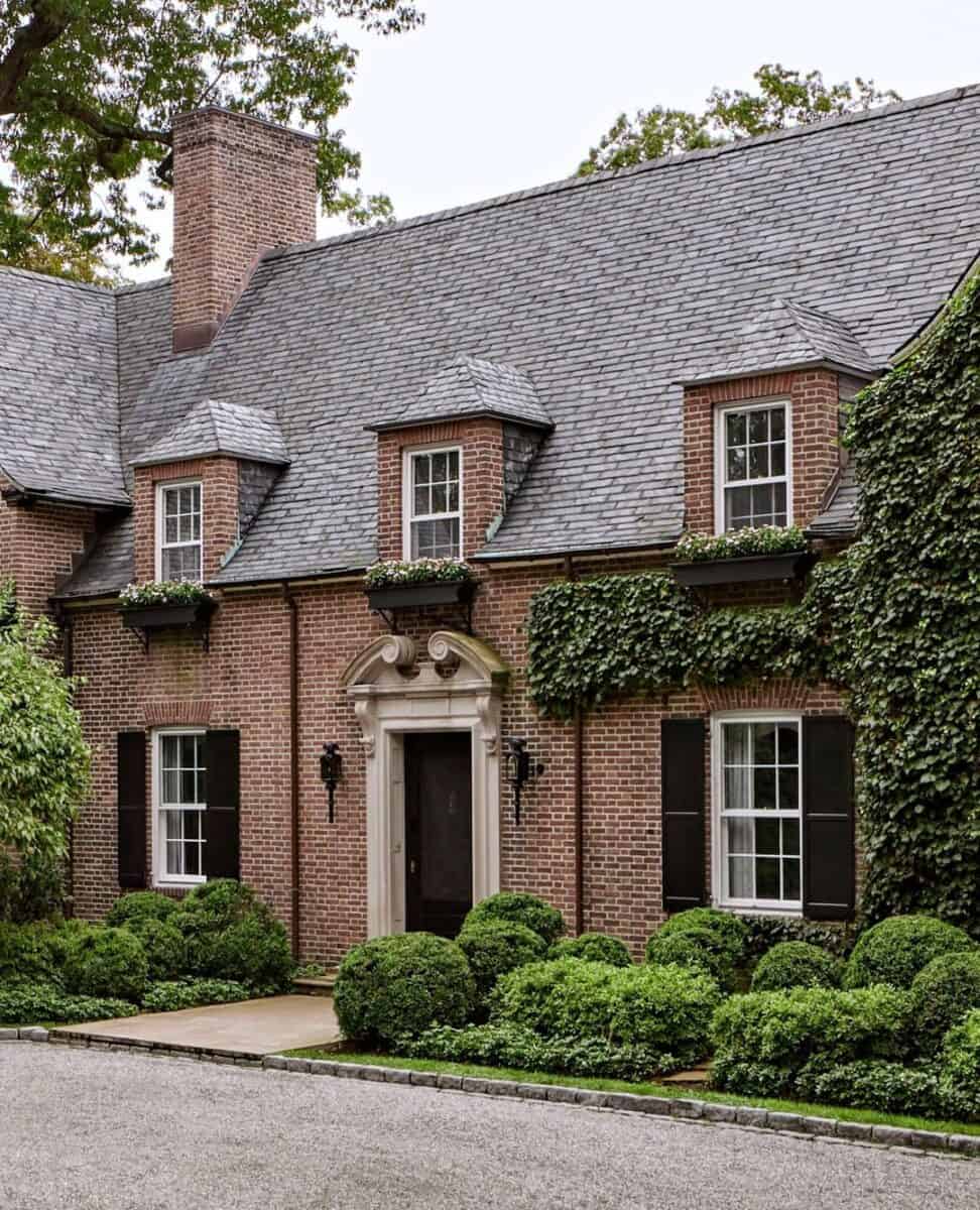 Timeless Elegance: 23 Stunning Brick House Designs – DecoFond