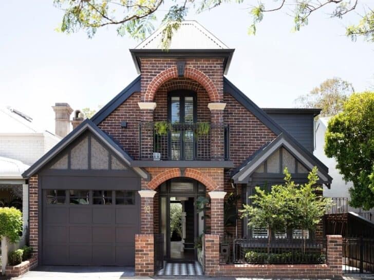 Timeless Elegance: 23 Stunning Brick House Designs – DecoFond