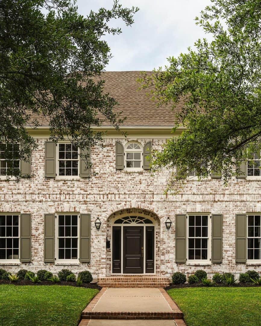 Timeless Elegance: 23 Stunning Brick House Designs – DecoFond