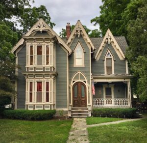 20 Dark Gothic Homes You Need to See to Believe – DecoFond