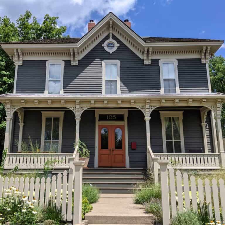 Gray Elegance: Captivating Gray House Designs – DecoFond