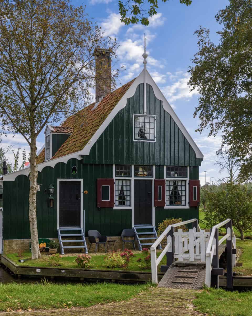 23 Small Cabin Designs To Get Inspired: Find The Best One For Yourself ...