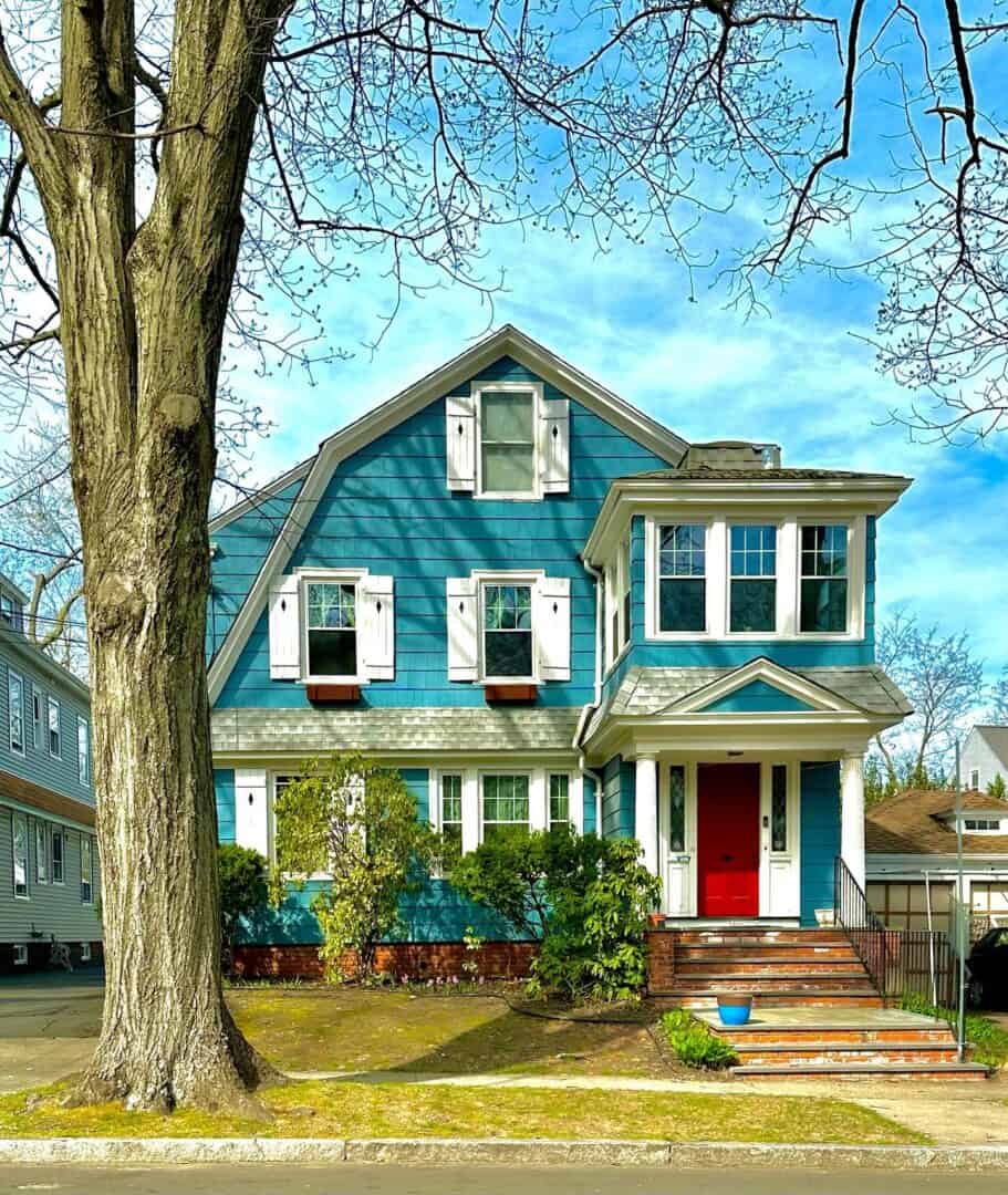 Blue Houses Are Taking Over—Get Inspired with These Jaw-Dropping Ideas ...