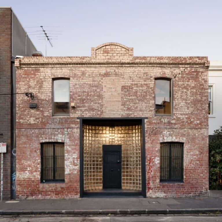 Timeless Elegance: 23 Stunning Brick House Designs – DecoFond