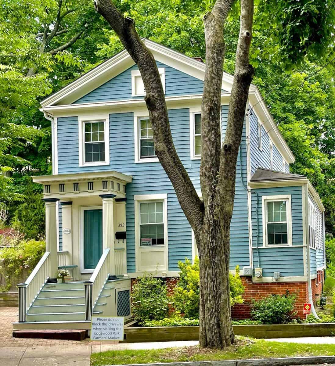 Blue Houses Are Taking Over—Get Inspired with These Jaw-Dropping Ideas ...