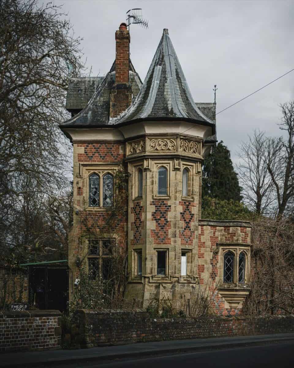 25 Stunning Victorian House Exteriors That Will Leave You in Awe – DecoFond