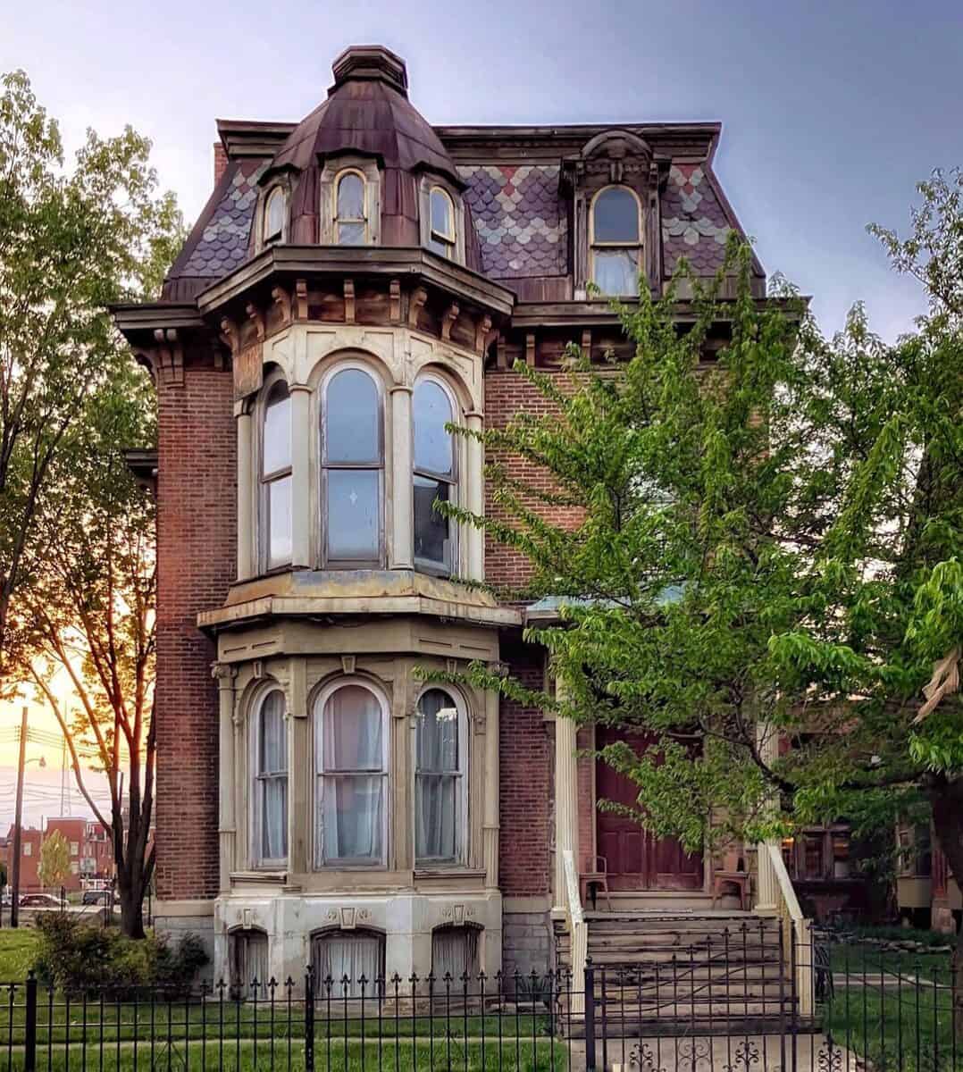 25 Stunning Victorian House Exteriors That Will Leave You in Awe – DecoFond