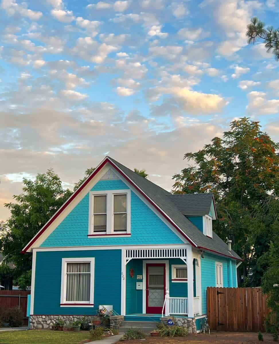 Blue Houses Are Taking Over—Get Inspired with These Jaw-Dropping Ideas ...