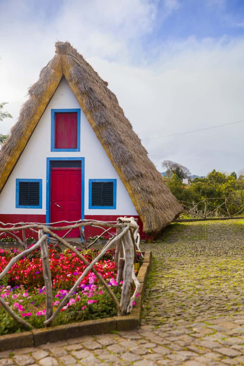 23 Small Cabin Designs To Get Inspired: Find The Best One For Yourself ...