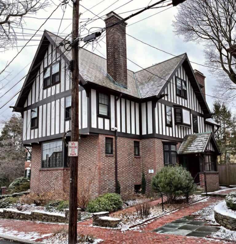 Exploring the Timeless Beauty of 20 English Tudor Houses – DecoFond