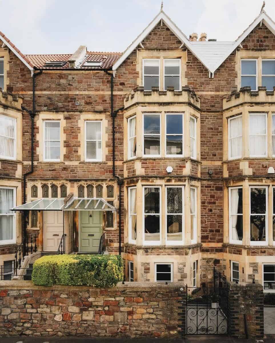 25 Stunning Victorian House Exteriors That Will Leave You in Awe – DecoFond