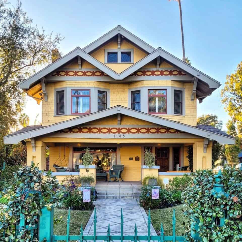 The Ultimate Craftsman Style House Inspo: 20 Breathtaking Examples ...