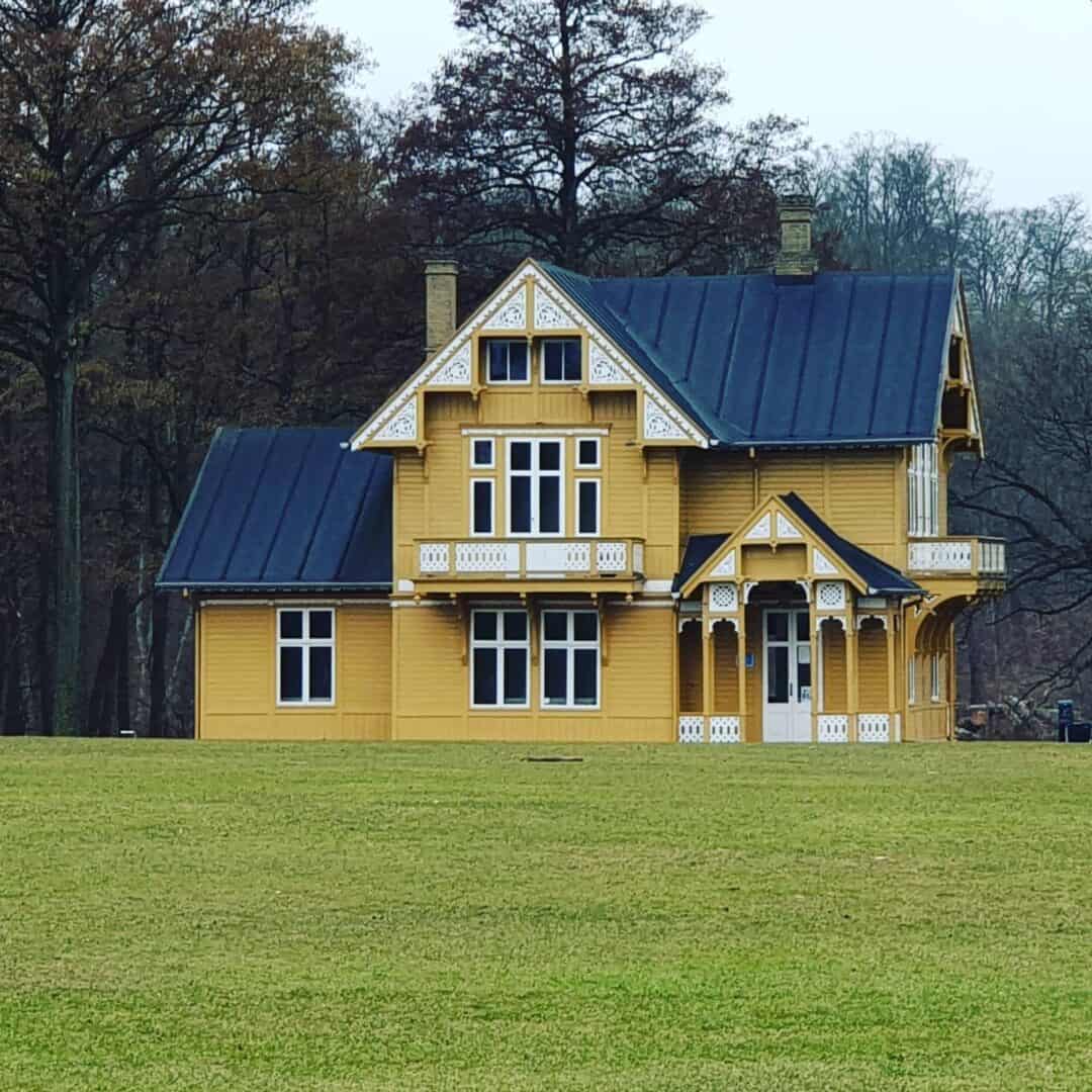 Yellow House Ideas – Fun & Lively Houses – DecoFond