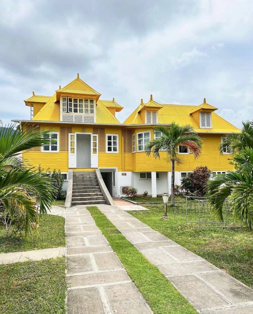 Yellow House Ideas – Fun & Lively Houses – DecoFond