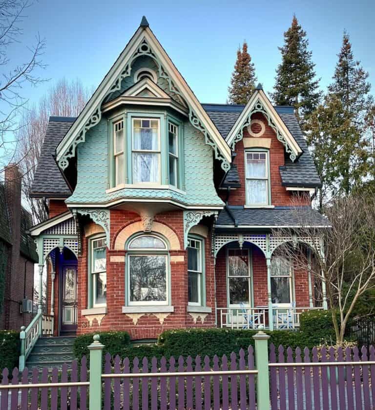 20 Dark Gothic Homes You Need to See to Believe – DecoFond