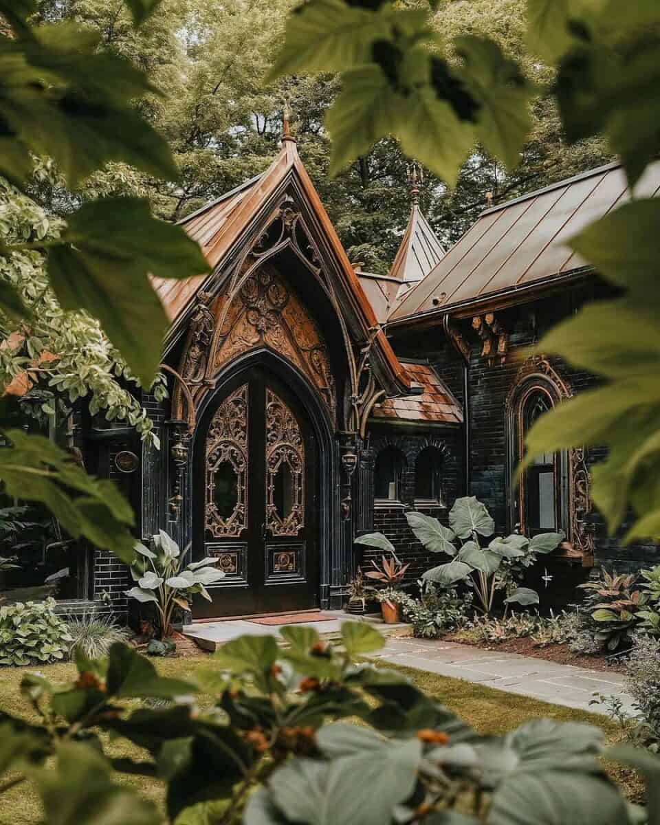20 Dark Gothic Homes You Need to See to Believe – DecoFond