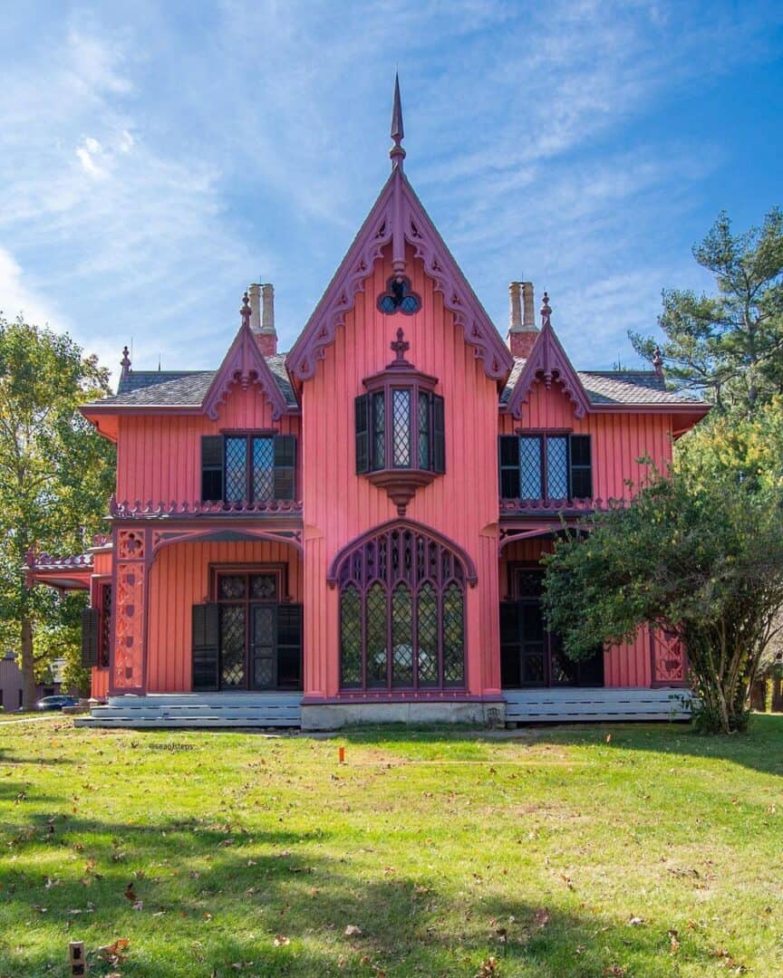 20 Dark Gothic Homes You Need to See to Believe – DecoFond
