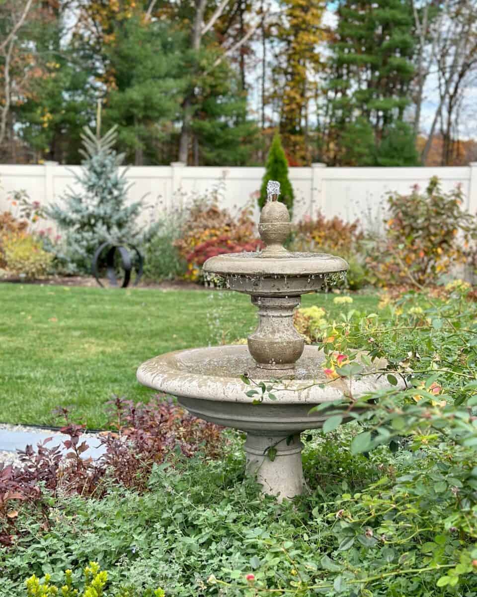 16 Garden Fountain Ideas to Inspire Your Outdoor Decor – DecoFond