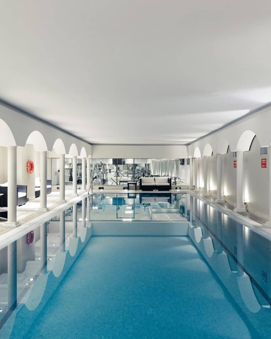 Make a Splash With These 20 Indoor Pool Ideas! – DecoFond