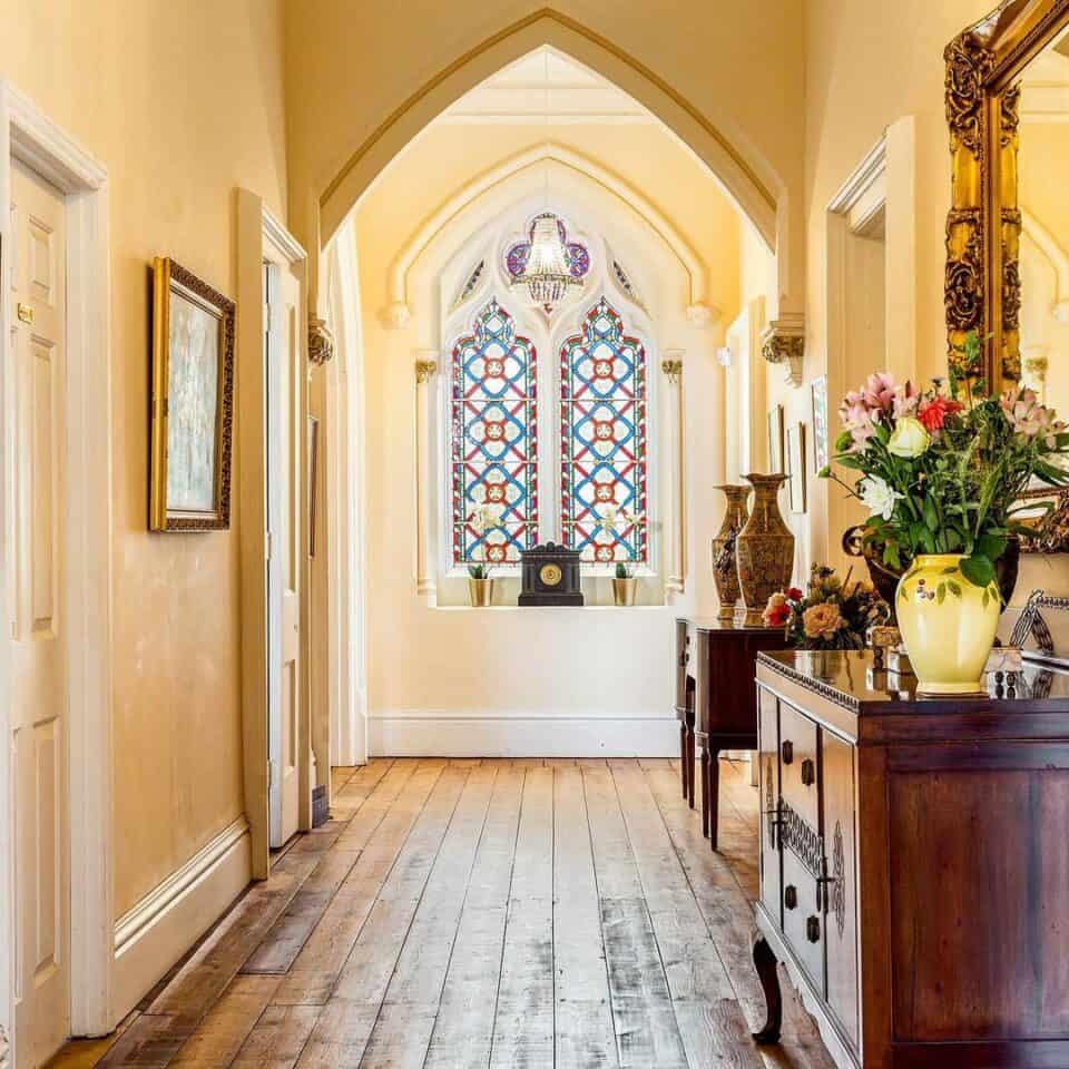 20 Dark Gothic Homes You Need to See to Believe – DecoFond