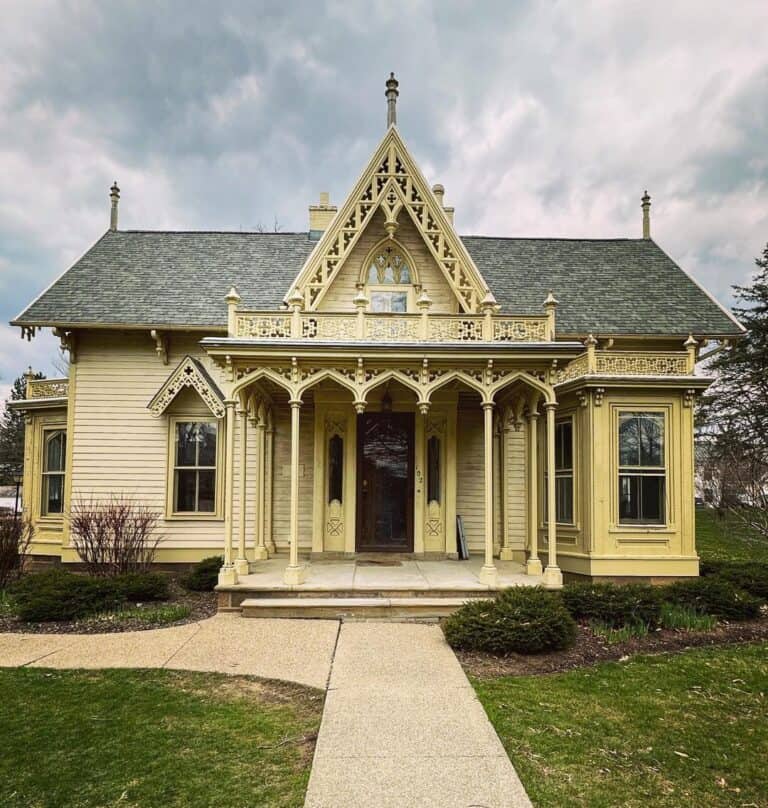20 Dark Gothic Homes You Need to See to Believe – DecoFond
