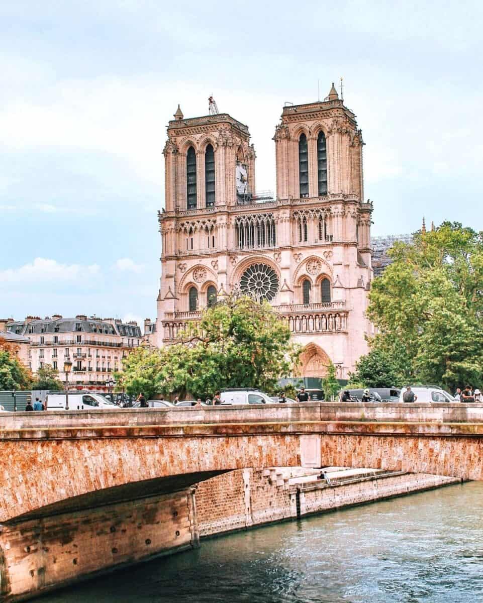 20 Gothic Churches that Will Transport You Through Time – DecoFond