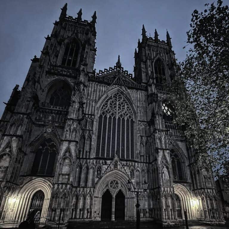 20 Gothic Churches that Will Transport You Through Time – DecoFond