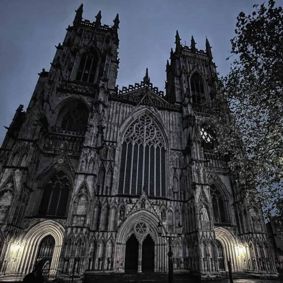 20 Gothic Churches that Will Transport You Through Time – DecoFond