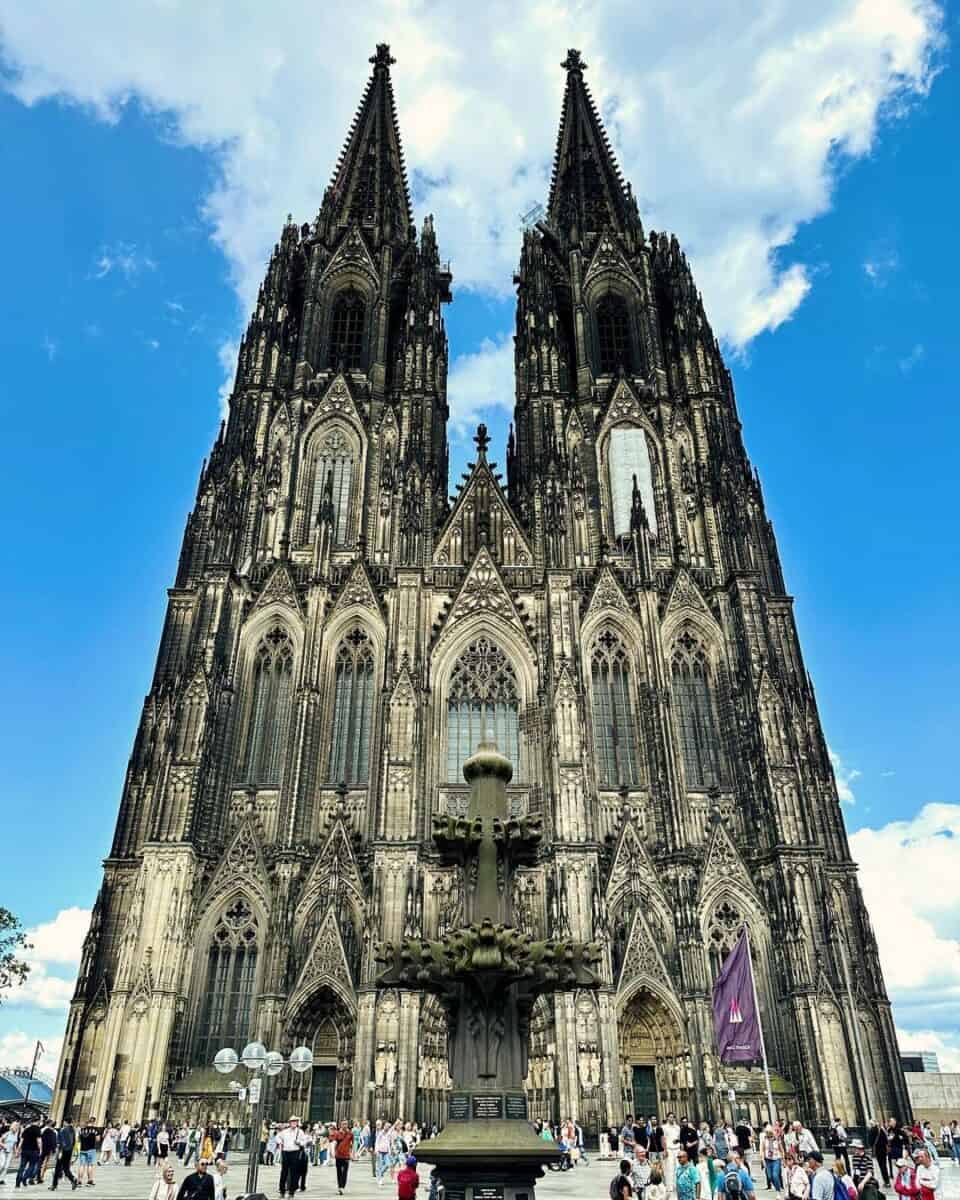20 Gothic Churches that Will Transport You Through Time – DecoFond