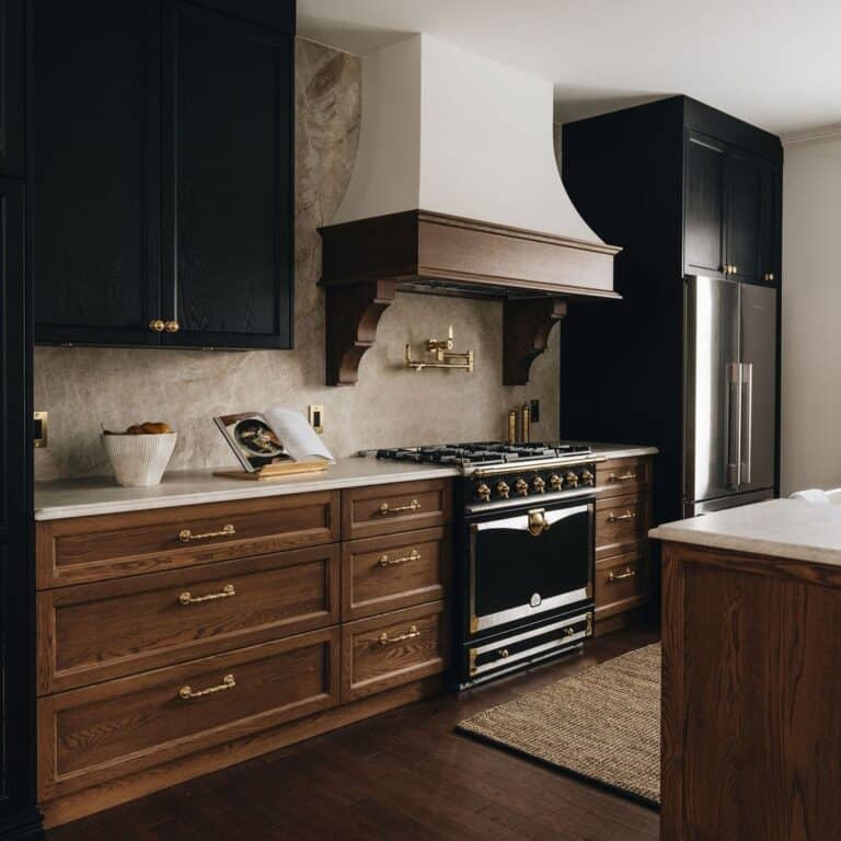 22 Beautiful Hardwood Kitchen Cabinets That Are Built to Last – DecoFond