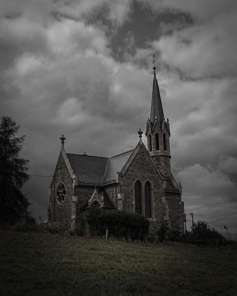 20 Gothic Churches that Will Transport You Through Time – DecoFond