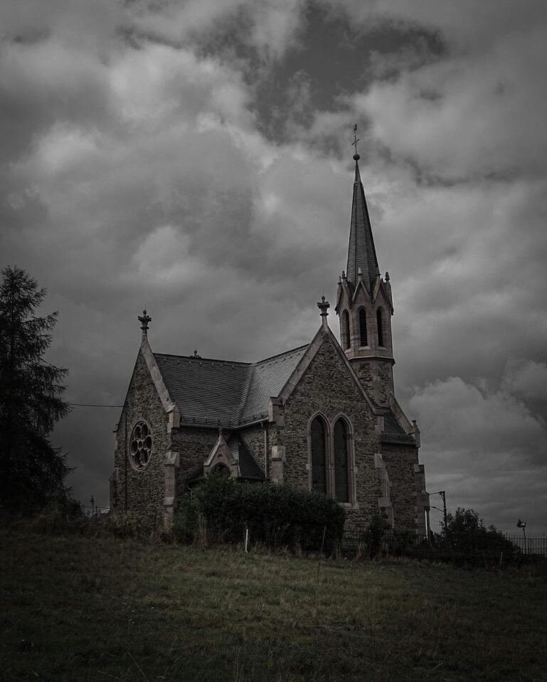 20 Gothic Churches that Will Transport You Through Time – DecoFond