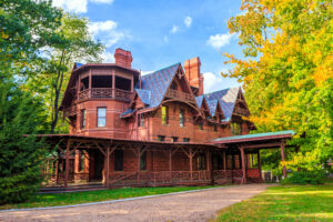 Mark Twain House: The Must-See Spots During Your Tour – DecoFond