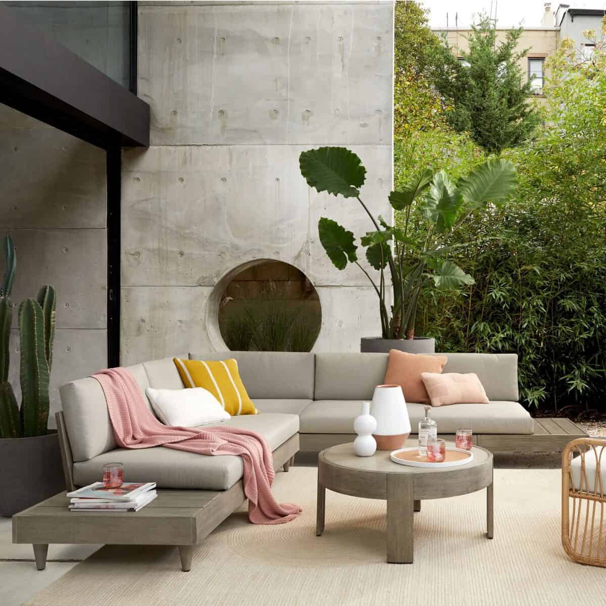 Where Style Meets Comfort: 23 Beautiful Outdoor Sectionals – DecoFond