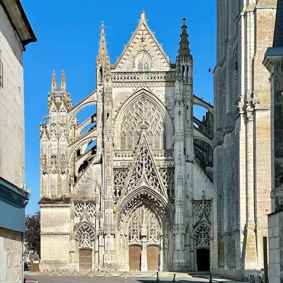 20 Gothic Churches that Will Transport You Through Time – DecoFond