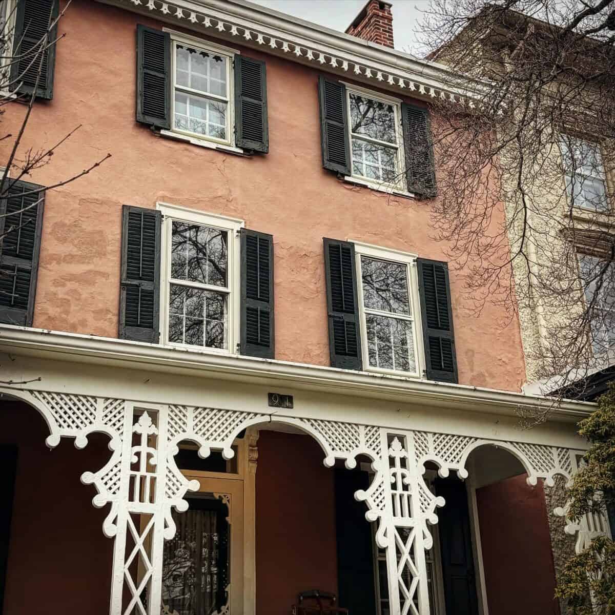 20 Front Porch Pillars: A Guide to Stylish Entrances – DecoFond