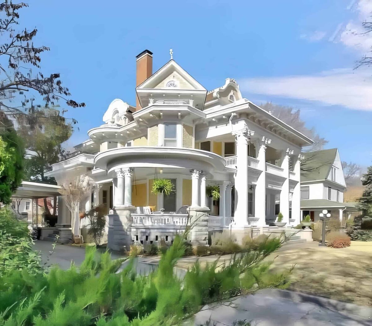 20 Front Porch Pillars: A Guide to Stylish Entrances – DecoFond