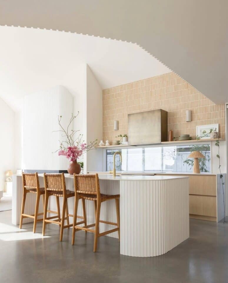 Escape to the Mediterranean: 23 Kitchens That Exude Charm – DecoFond