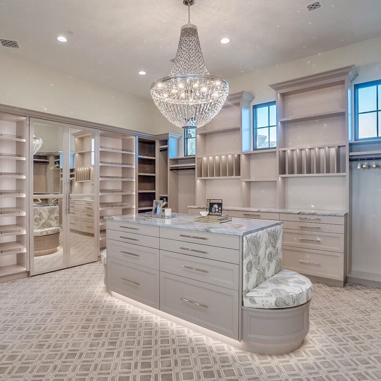 21 Ideas For Closet Islands – Glamour & Practicality – DecoFond