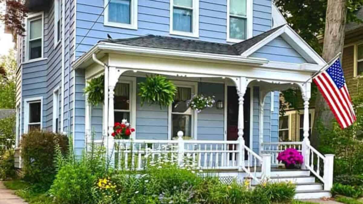Blue Houses Are Taking Over—Get Inspired with These Jaw-Dropping Ideas ...