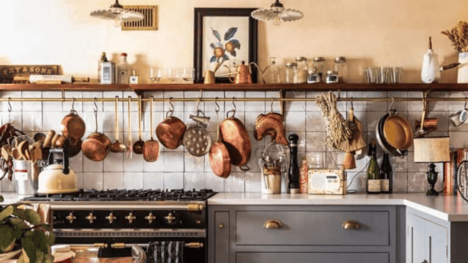 20 French Kitchens: Embracing That French Charm! – DecoFond