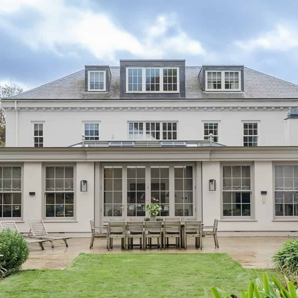 Explore Your Options: 15 Suburban House Styles Unveiled – DecoFond