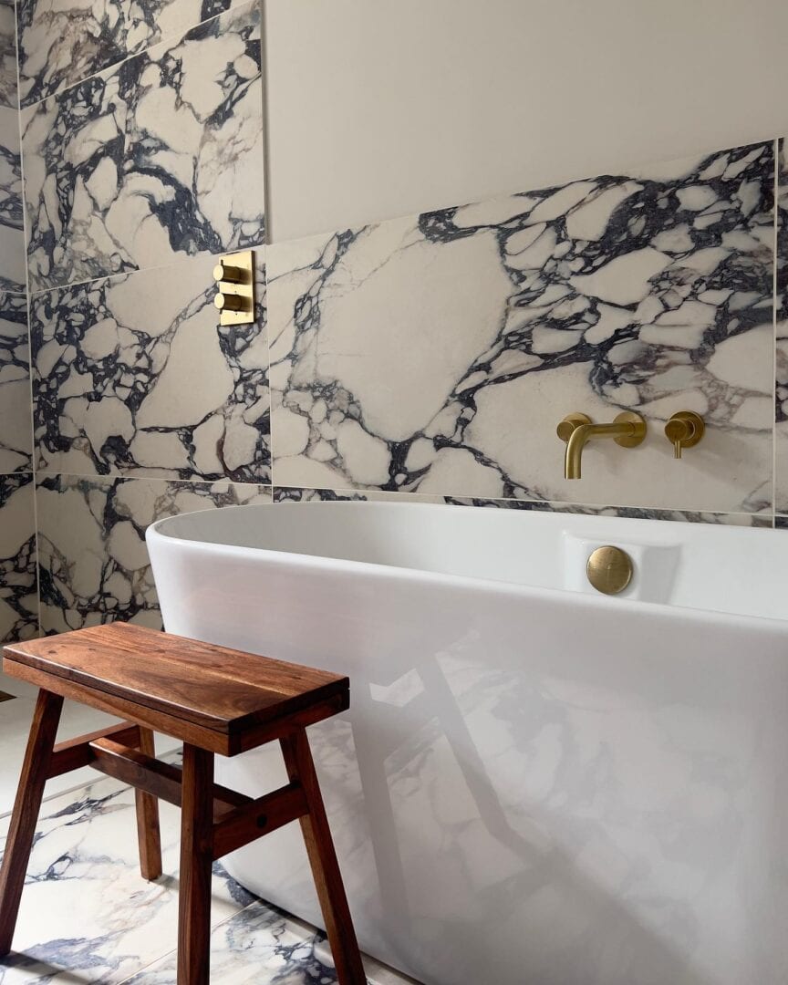 19 Marble Bathroom Tiles Styles: The Power of Enduring Elegance – DecoFond
