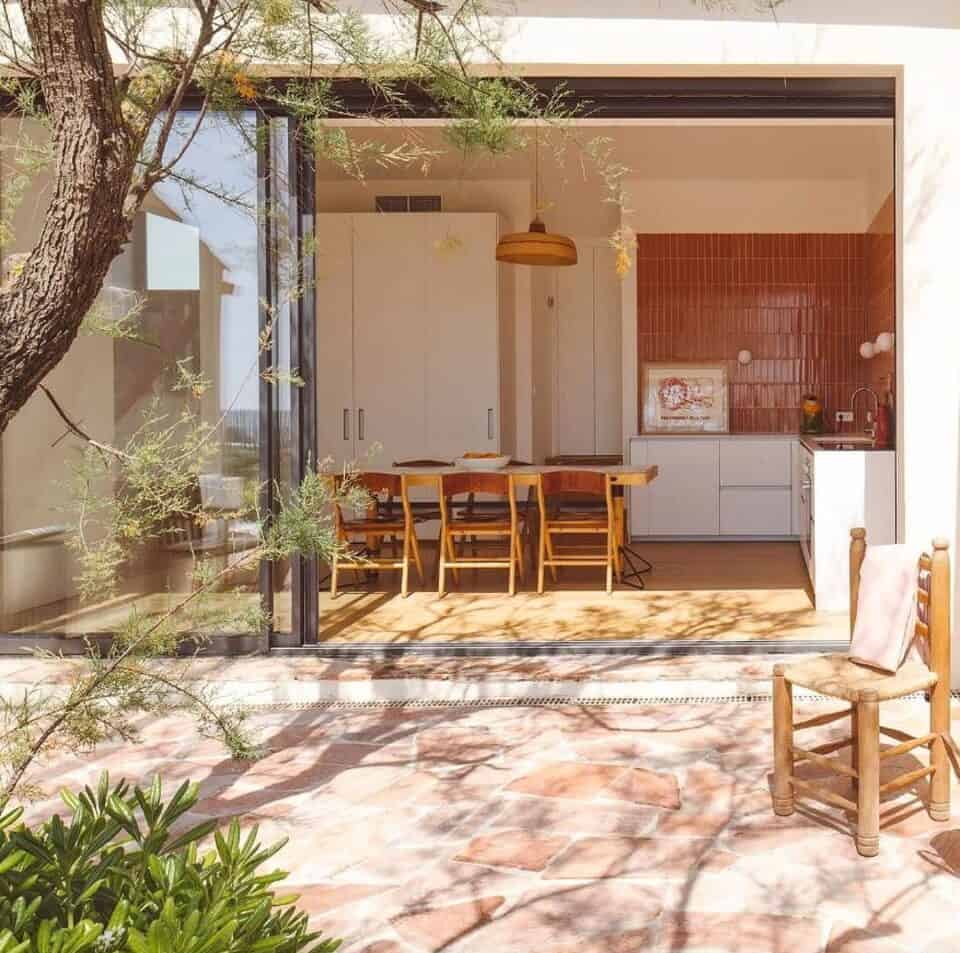 Stone Cold Stunners: 20 Flagstone Patio Ideas You’ll Love – DecoFond