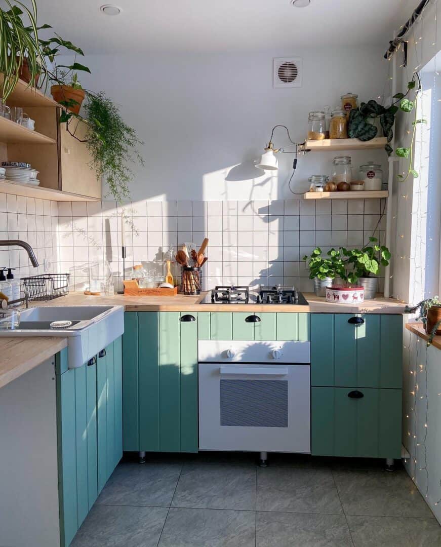 16 Small Kitchen Cabinet Ideas For A Sleek And Organized Space – DecoFond